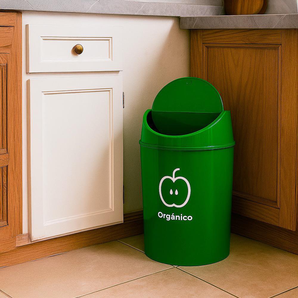 Basurero Verde para Residuos Orgánicos con Tapa Vaivén - Cemaco