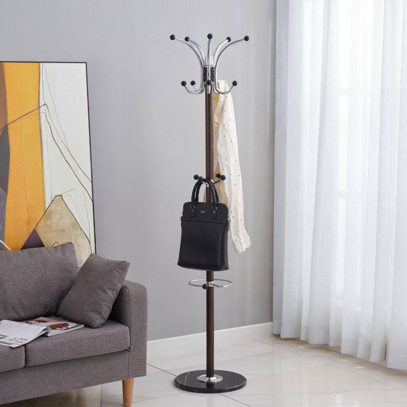 Colgador de Ropa Metálico con Base de Mármol Café - Cemaco